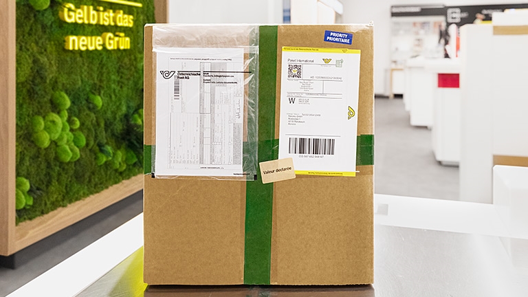 Paketversand International für Geschäftskund*innen - PostAG